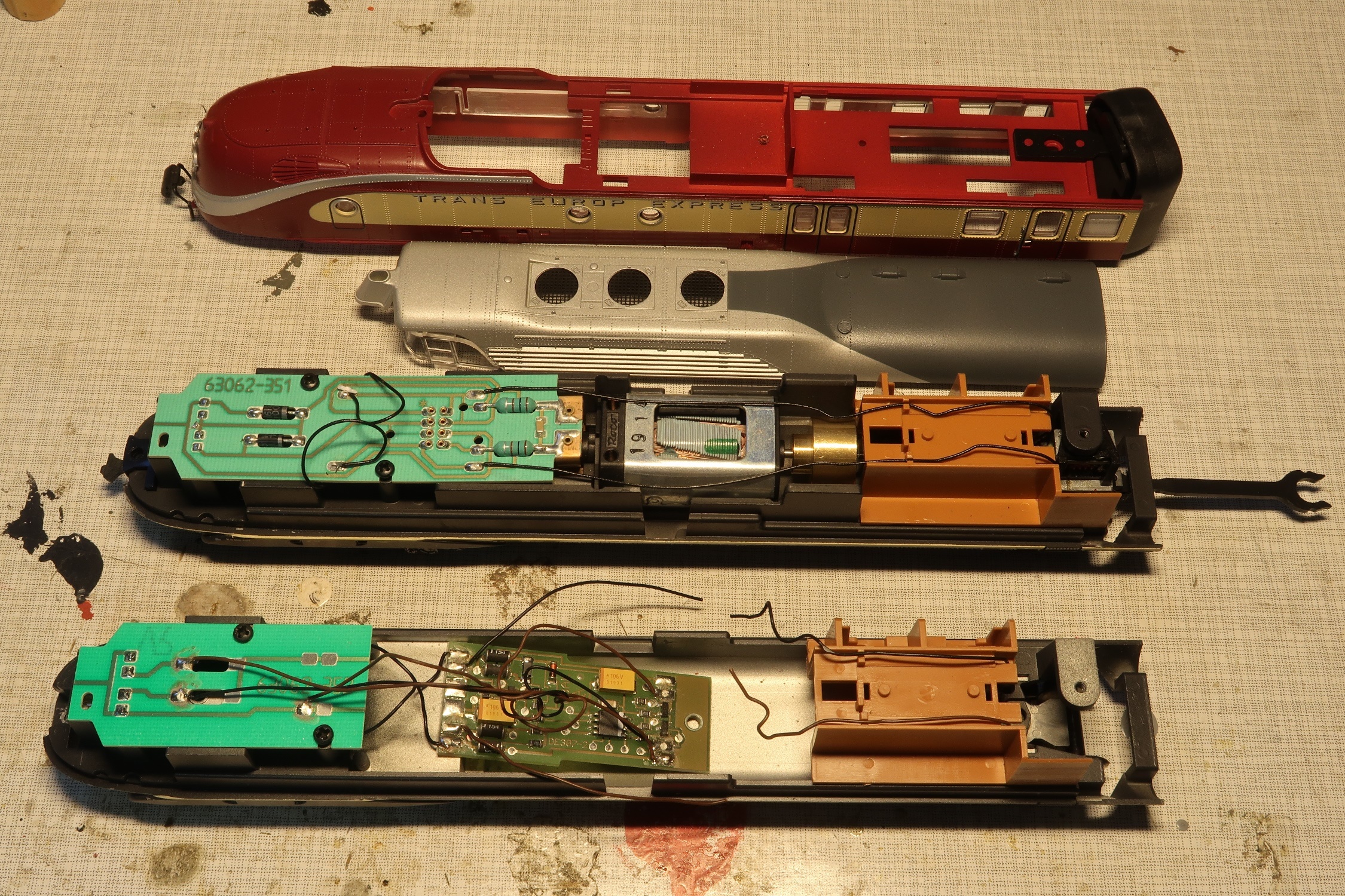 Lokschuppen Dominik - Spur H0: Umbau an Loks und Wagen: BR 601 (VT 11.5 ...