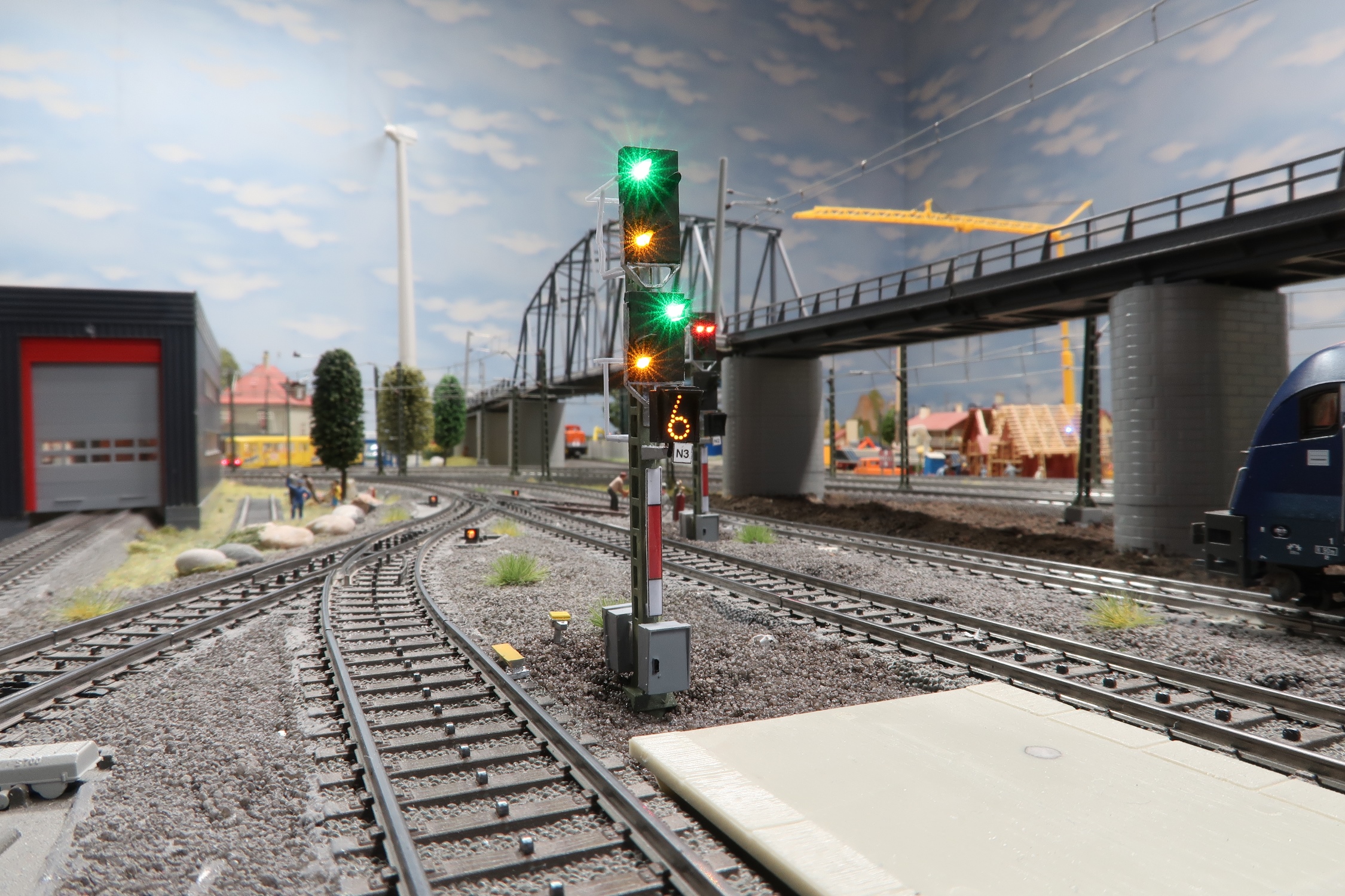 Lokschuppen Dominik - Spur H0: Sehr schöne vorbildgetreue Lichtsignale